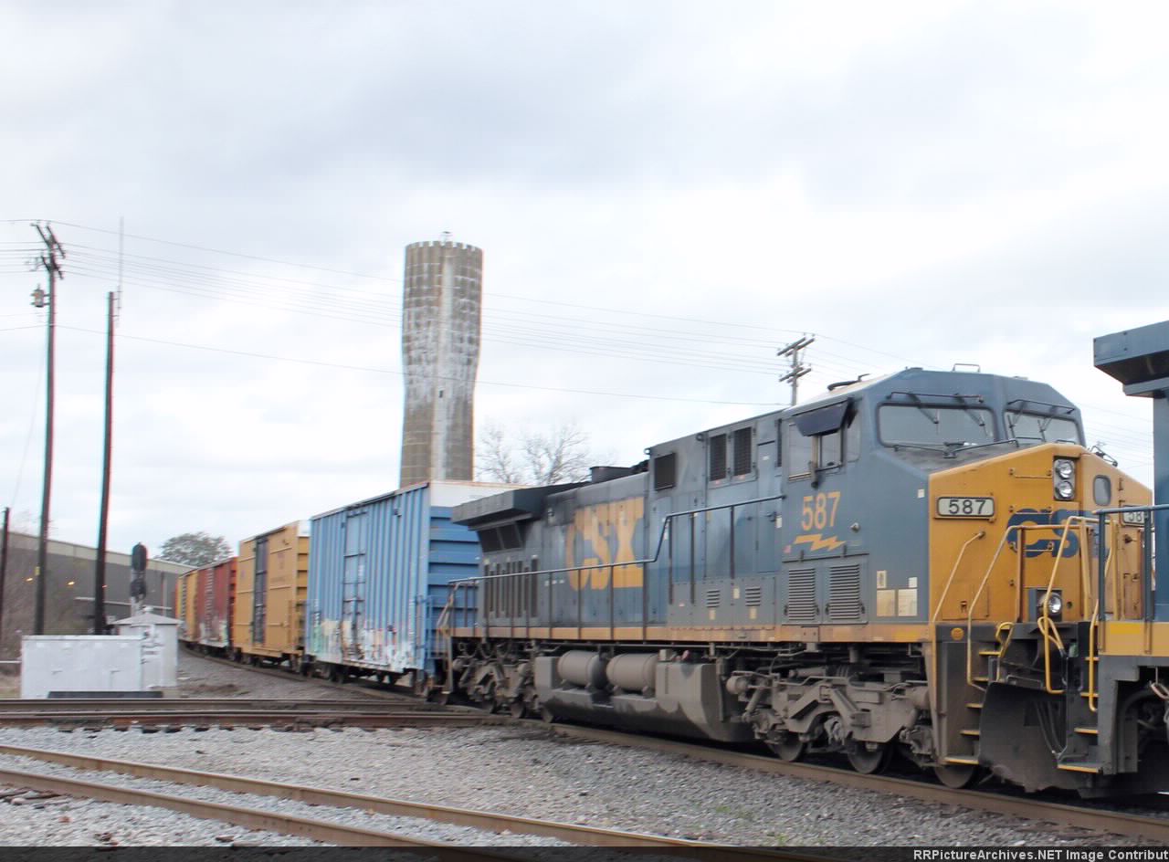 CSX 587